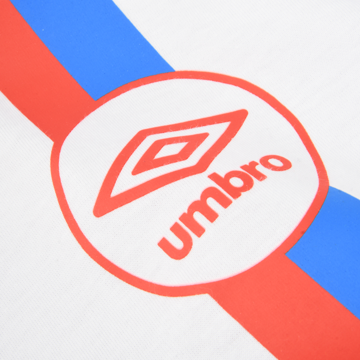 Remera Urbana Umbro Est. Herbie Hombre | StockCenter