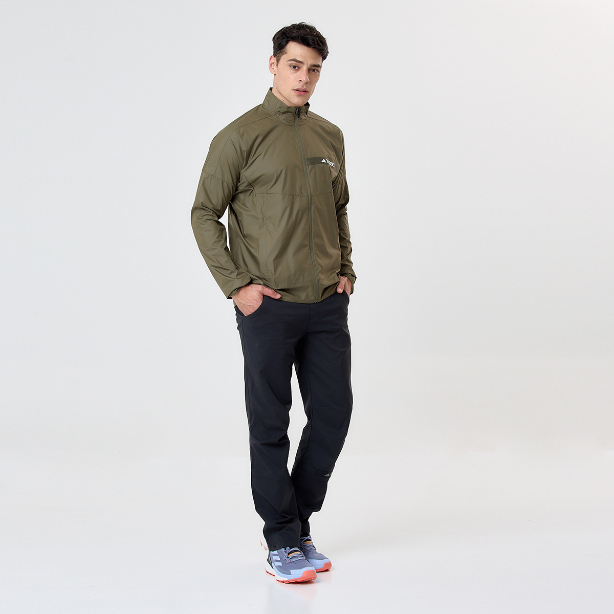 Campera Outdoor adidas Mt Wind Hombre | StockCenter