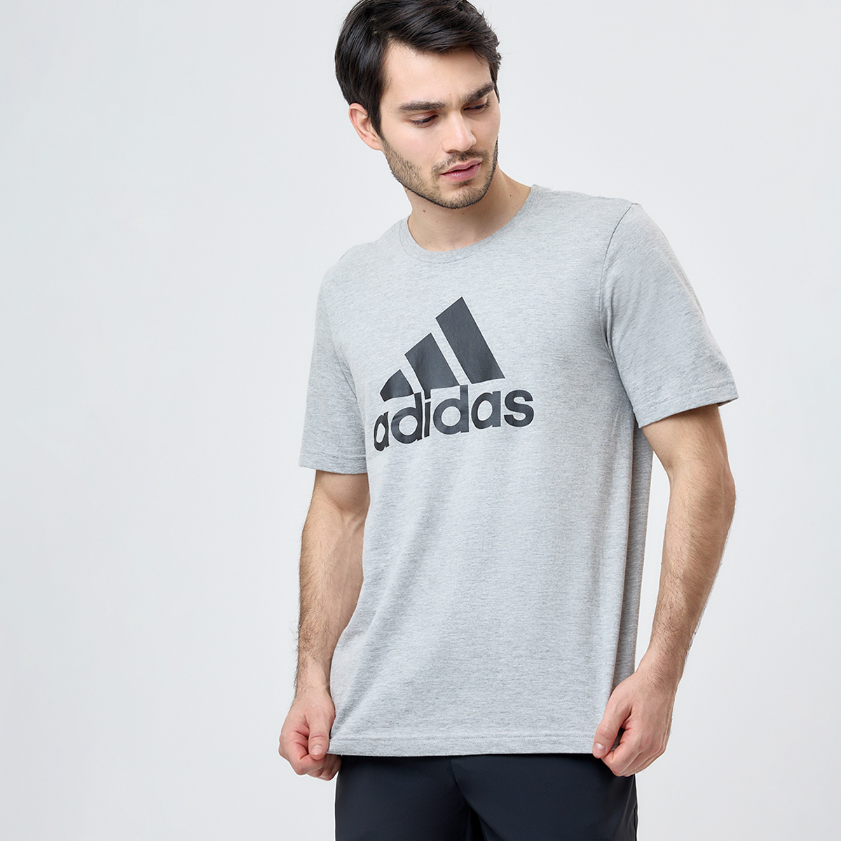 Remera adidas Basic Bos Hombre | StockCenter